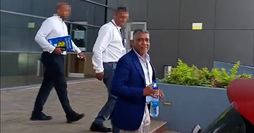 Le défilé a continué à la Financial Crimes Commission