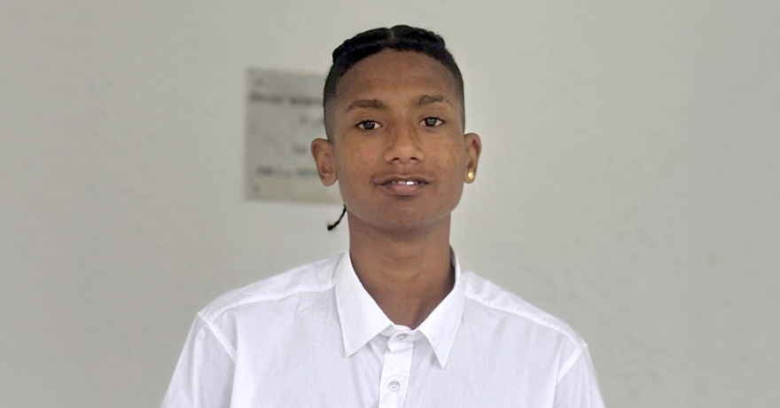 Un jeune de 17 ans, fait une sortie de route mortelle à Roche-Bois ...